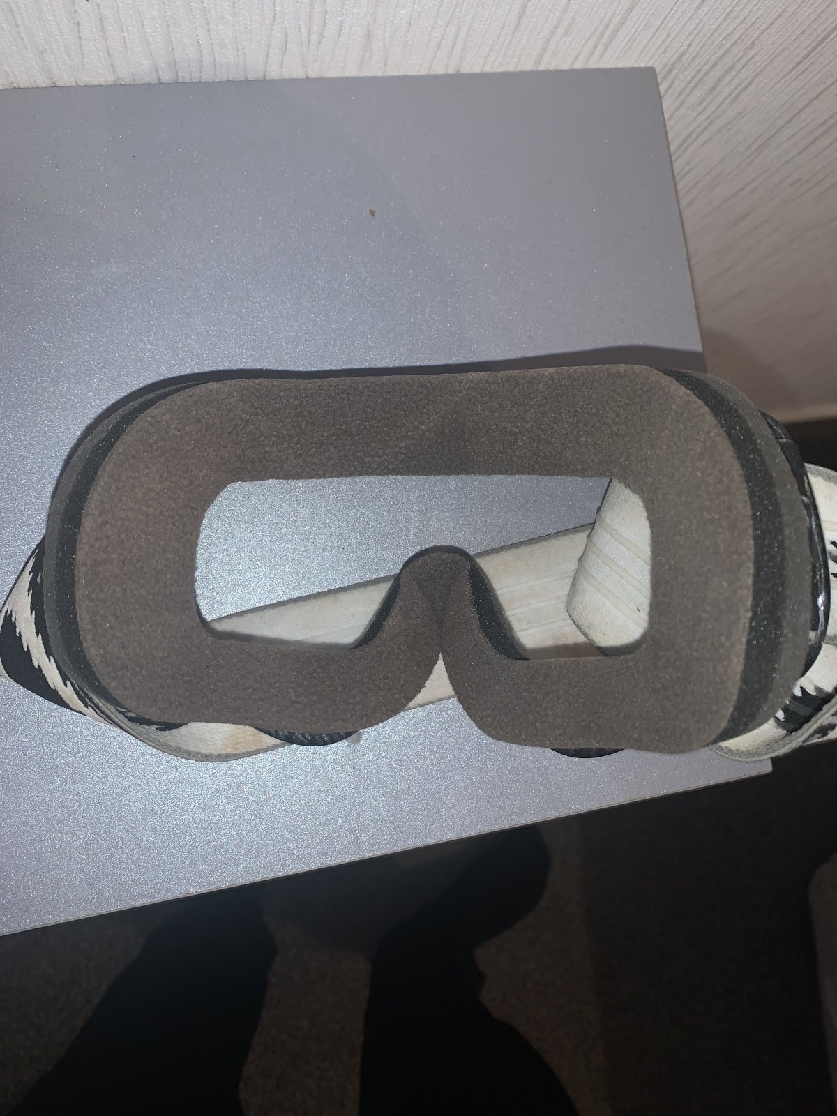 Sold - 2019 Oakley Carbon goggles: £50 | EMTB Forums