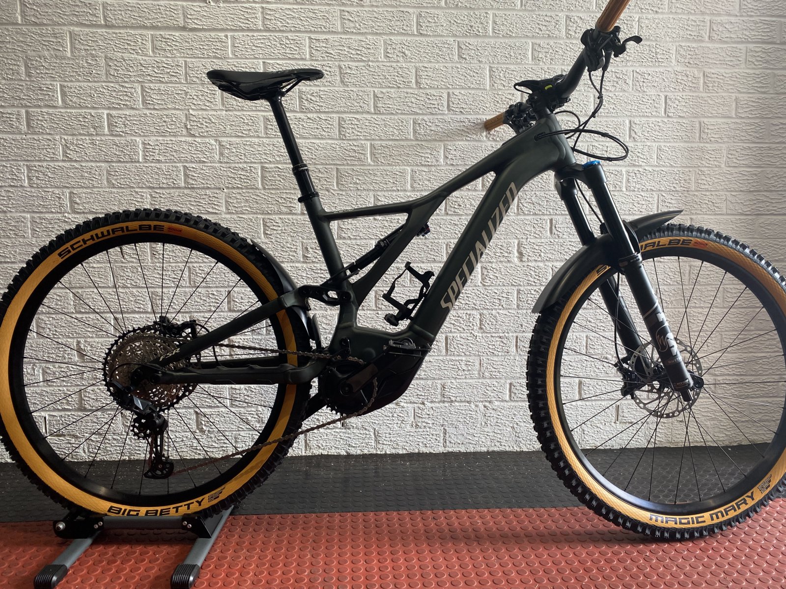 Levo Gen 2 - A bit of lippy and liner | EMTB Forums