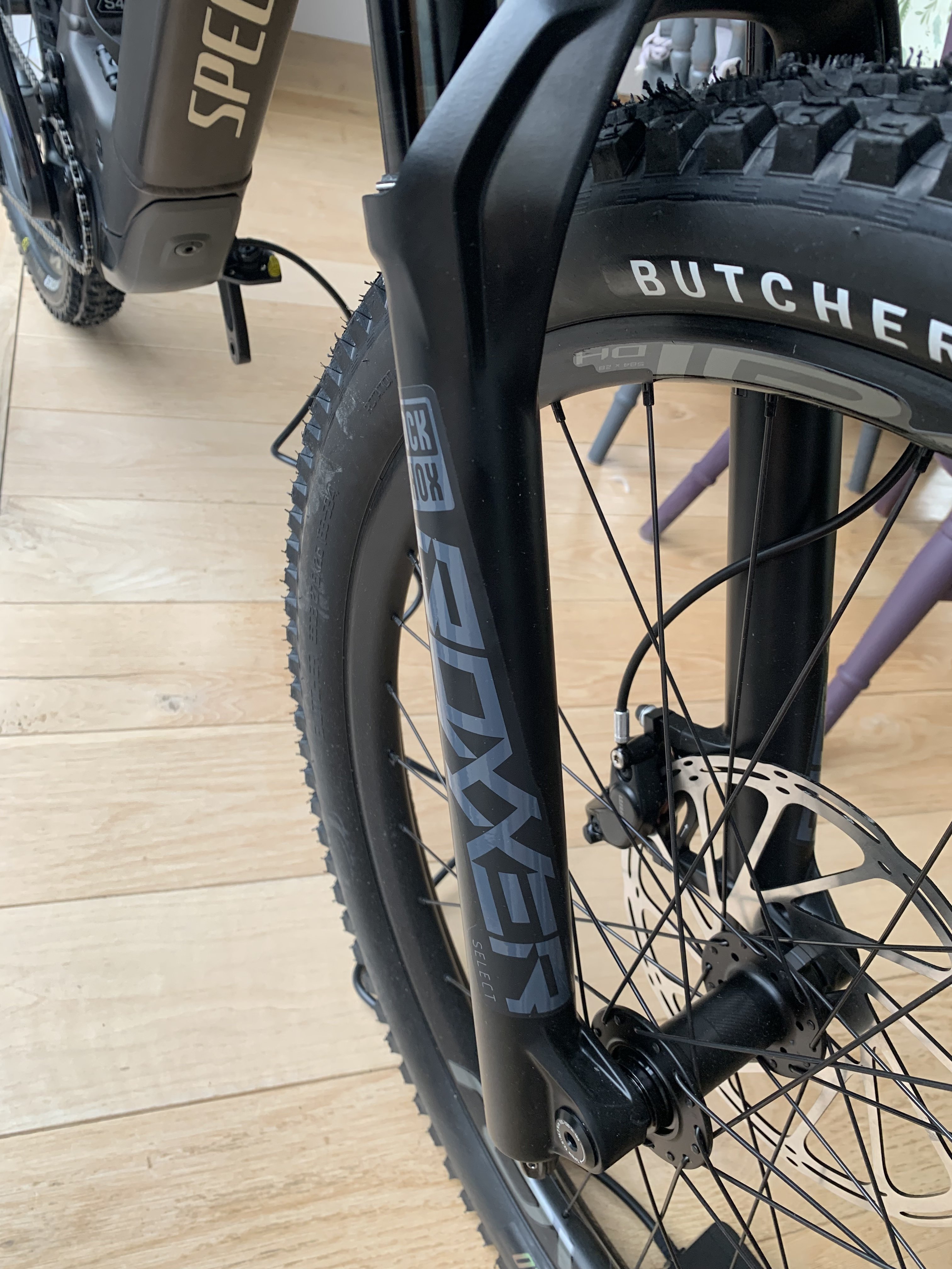 Sold - 2022 Rockshox Boxxer Select RC 550: Isle of Wight | EMTB Forums