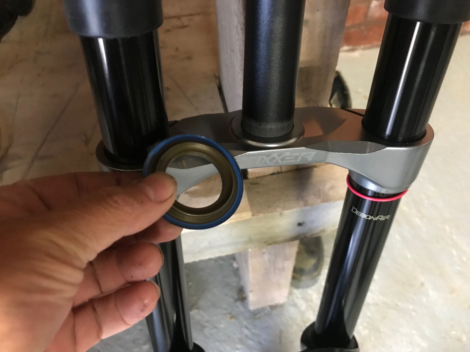 Kenevo - 2019 BoXXer RC DebonAir™ 29 DH upgrade | EMTB Forums