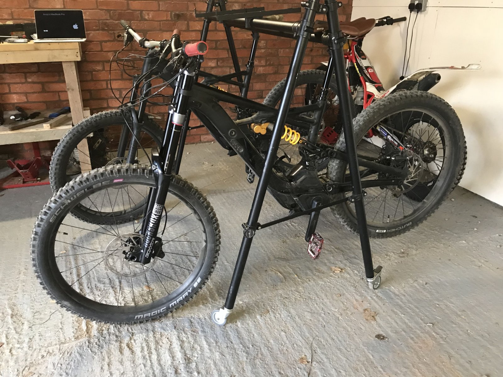 Kenevo - 2019 BoXXer RC DebonAir™ 29 DH upgrade | EMTB Forums