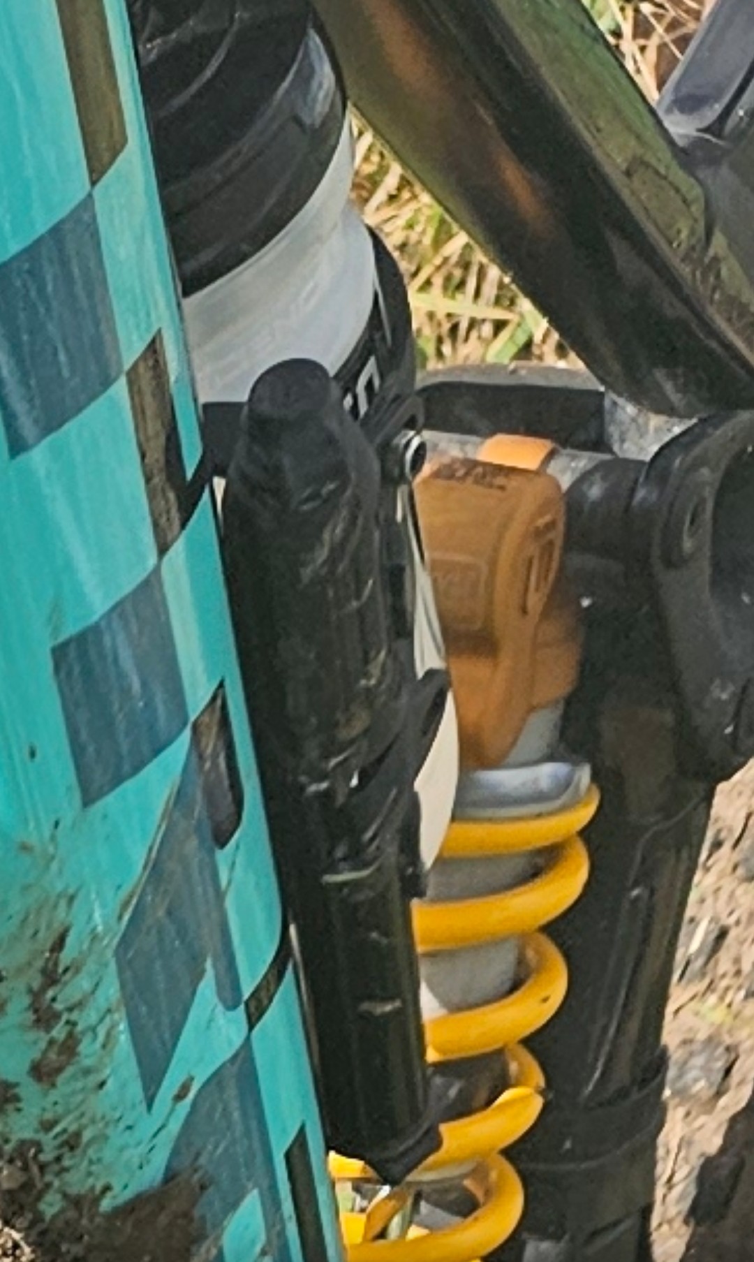 Levo Gen 2 - Pump holders for Turbo Levo | EMTB Forums